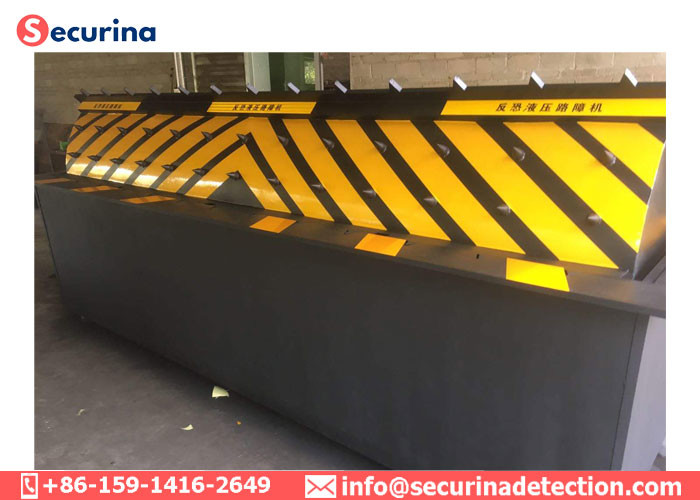 IP68 Waterproof Rating Traffic Barricades Security Road Blocker For ...
