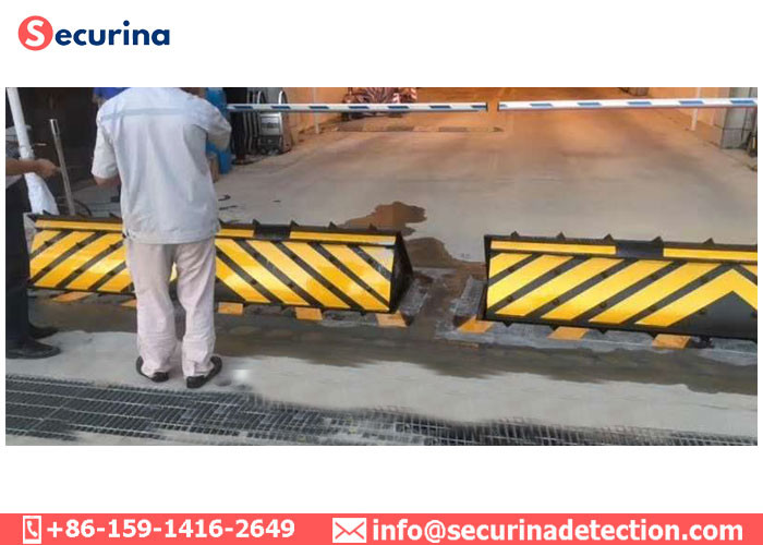 3 Meters Width Hydraulic Barricade Road Blocker System For Controlling ...